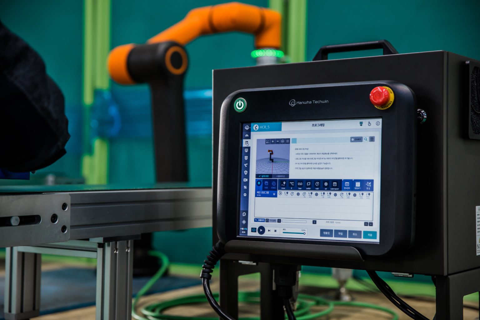 Why Weld With a Hanwha Cobot? - FSD Robotics, a Radwell company